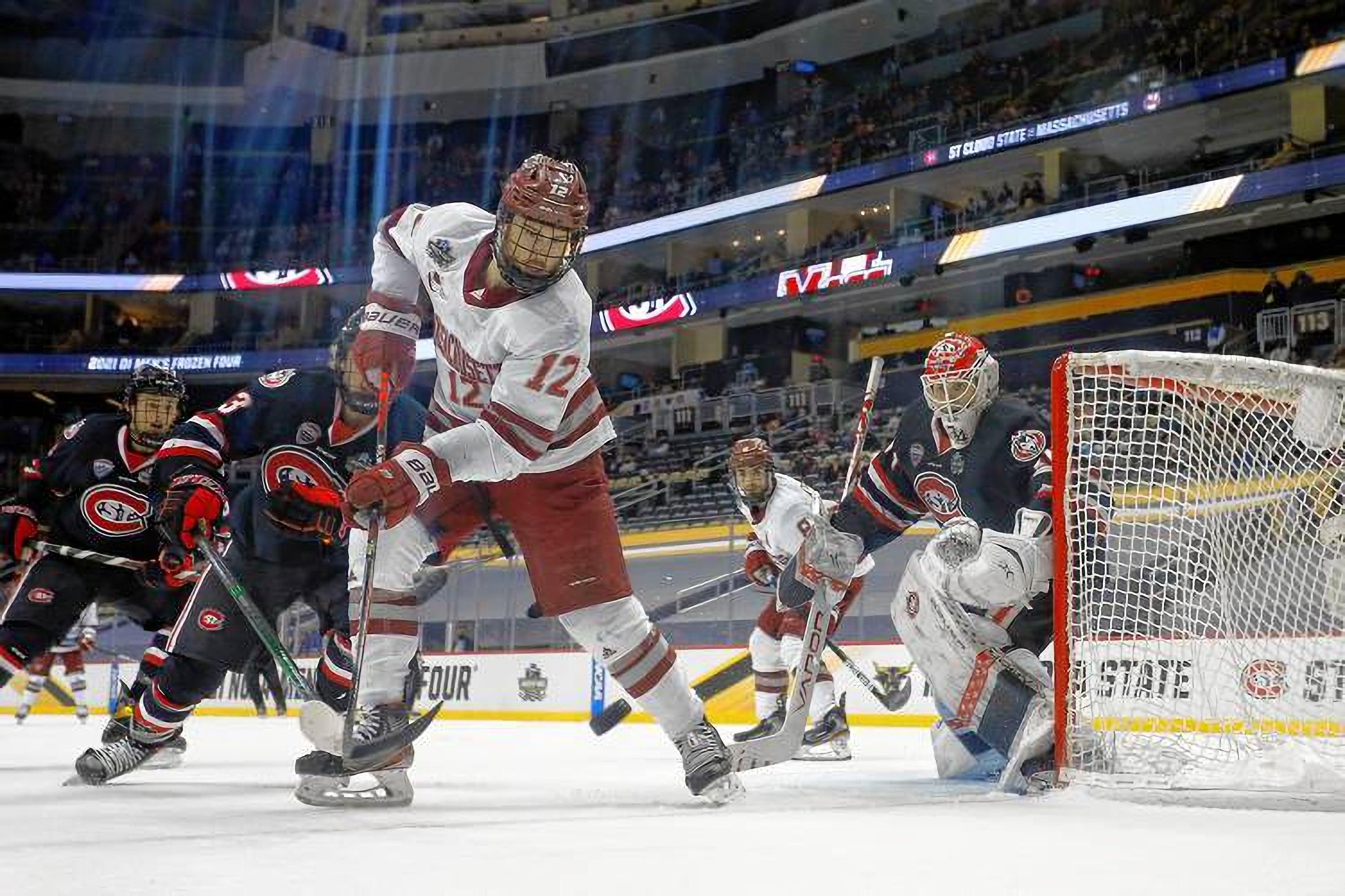 UMass Amherst Minutemen make history with first NCAA Ice Hockey ...